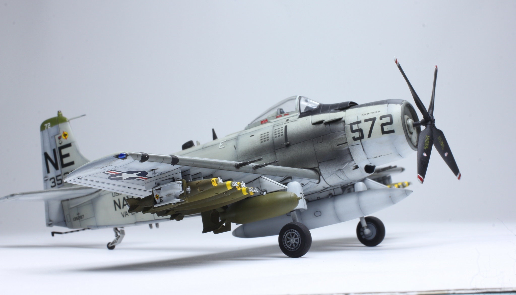 US Navy A-1H Skyraider /w Toilet Bomb in Vietnam War 1:72 Pro Built ...