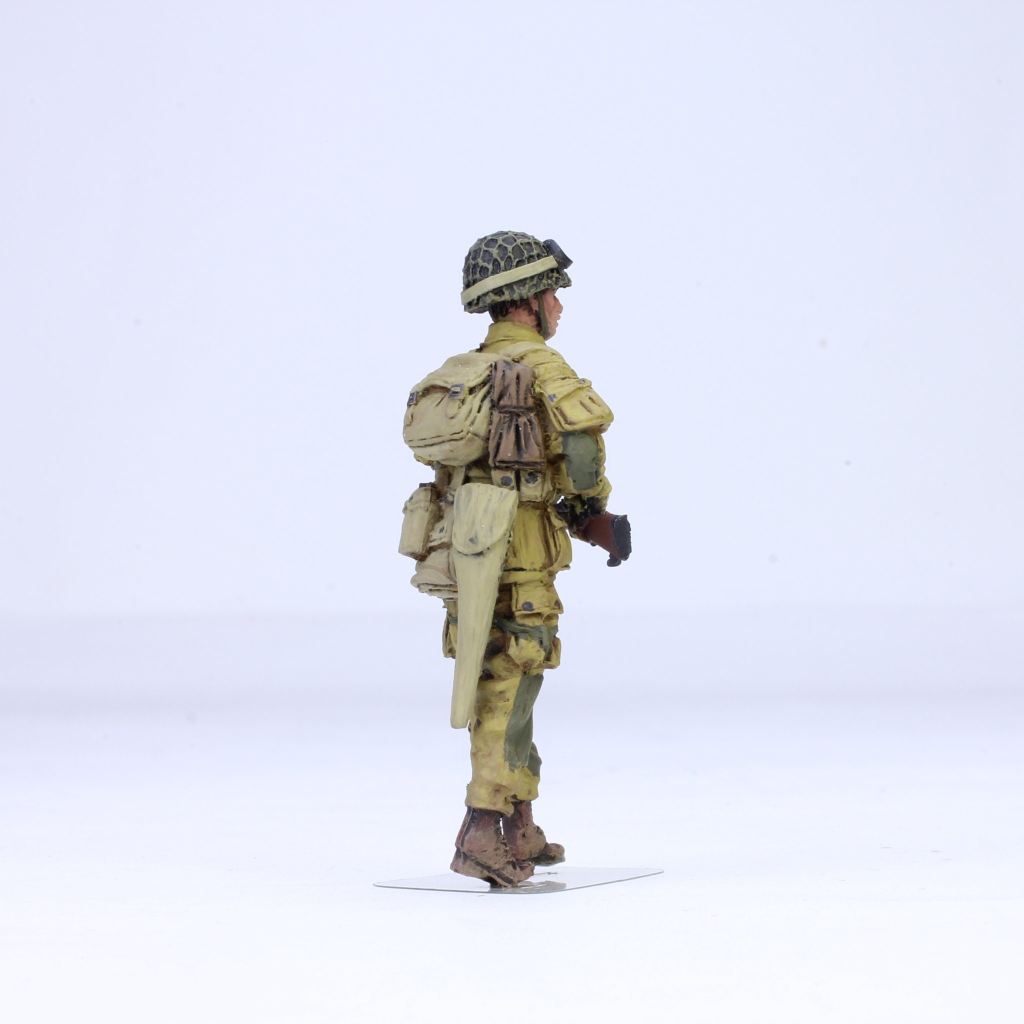 Painted Figure US Paratrooper 101nd Airborne Division 1:35 Scale built ...