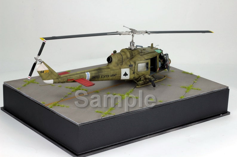 Pro-built 1/35 Helicopter Airfield Diorama Base (for UH1 Huey, OH6A ...