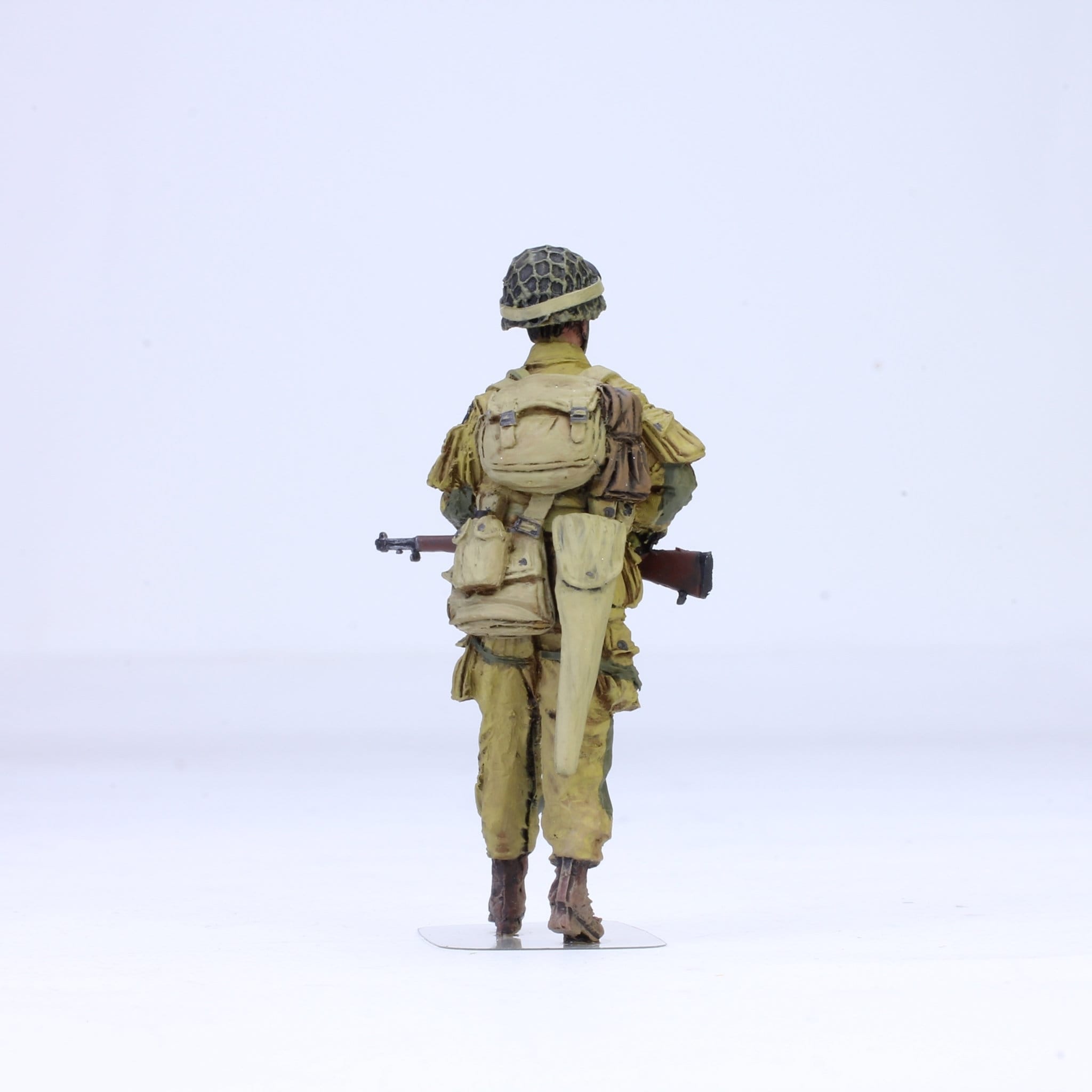 Painted Figure US Paratrooper 101nd Airborne Division 1:35 Scale built ...