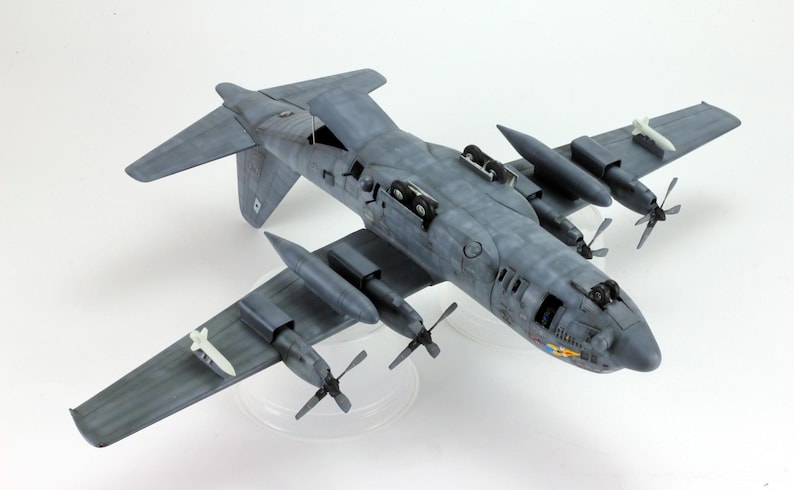 AC-130H Spectre Model: 1/72 Scale, Probuilt USAF Aircraft - Etsy