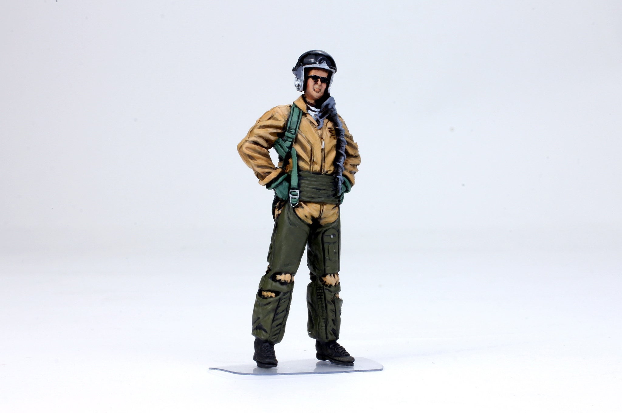 Painted Figure Modern USAF Fighter Pilot in Desert Uniform for F14 F18 ...