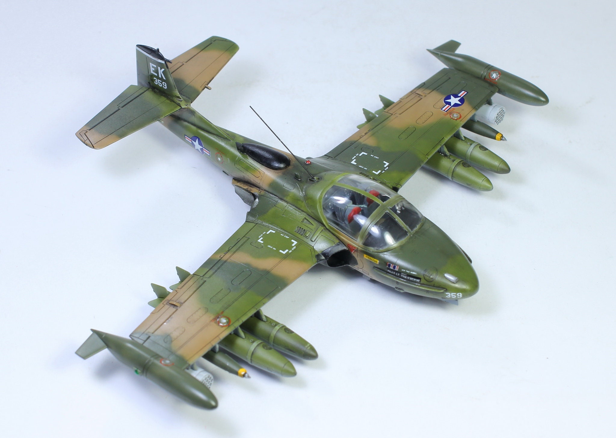 USAF A-37B Dragonfly Vietnam War 1:72 Pro Built Model built and Painted ...