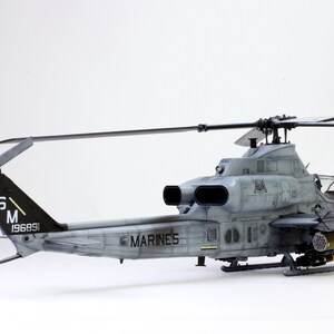 Pre-order Probuilt Model USMC AH-1Z 1:35 (built and Painted by ...