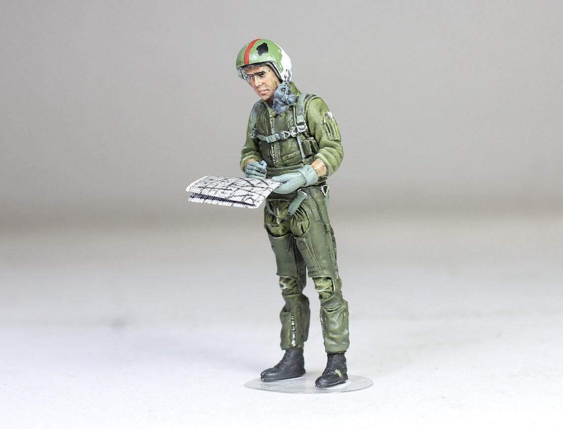 Painted Figure Modern USAF Fighter Pilot for F14 F18 A10 F22 F35 F16 1: ...