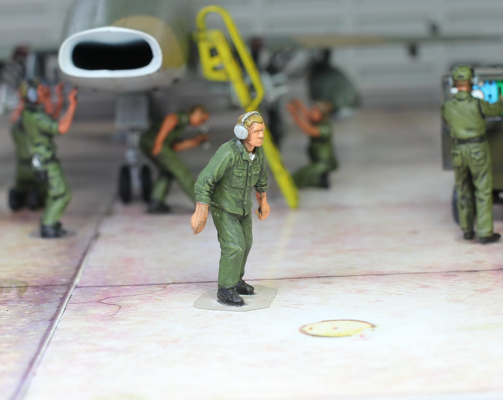 Painted Figure USAF Ground Crew 1:48 (built and Painted by Professional ...