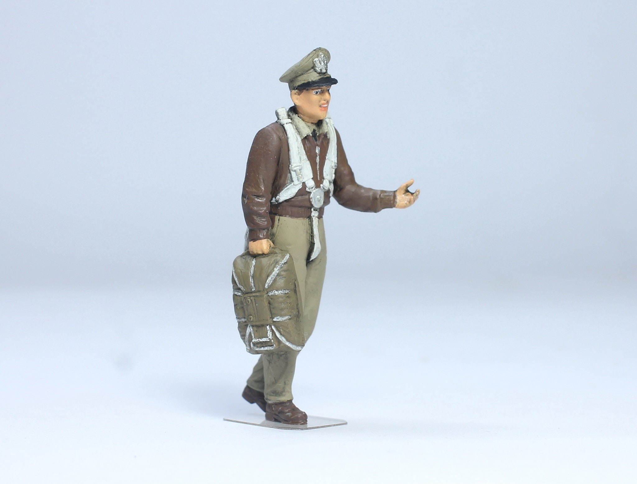Painted Figures USAAF Bomber Pilots & Crew WWII 1:32 Scale built and ...
