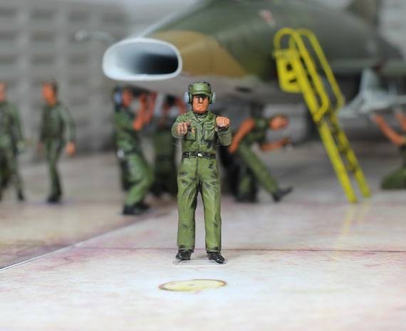 Painted Figure USAF Ground Crew 1:48 built and Painted by - Etsy