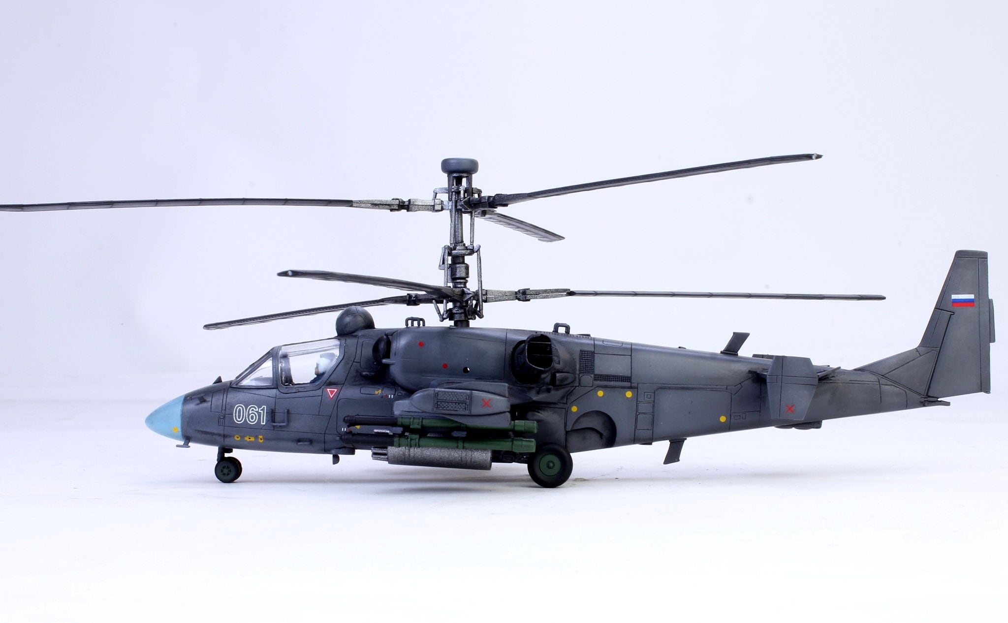 Kamov Alligator Ka-52 Russian Attack Gunship Helicopter 1:72 Pro Built ...