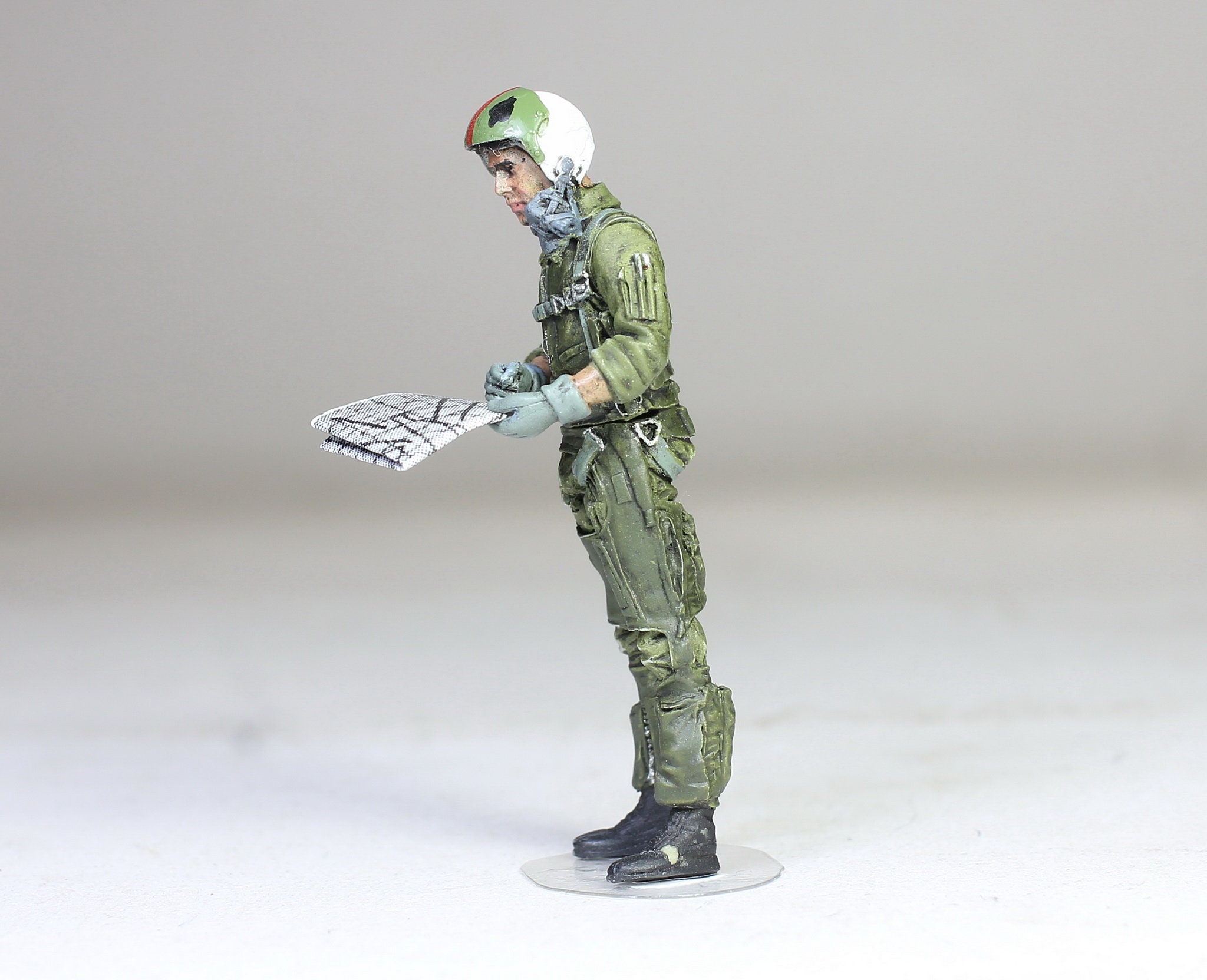 Painted Figure Modern USAF Fighter Pilot for F14 F18 A10 F22 F35 F16 1: ...