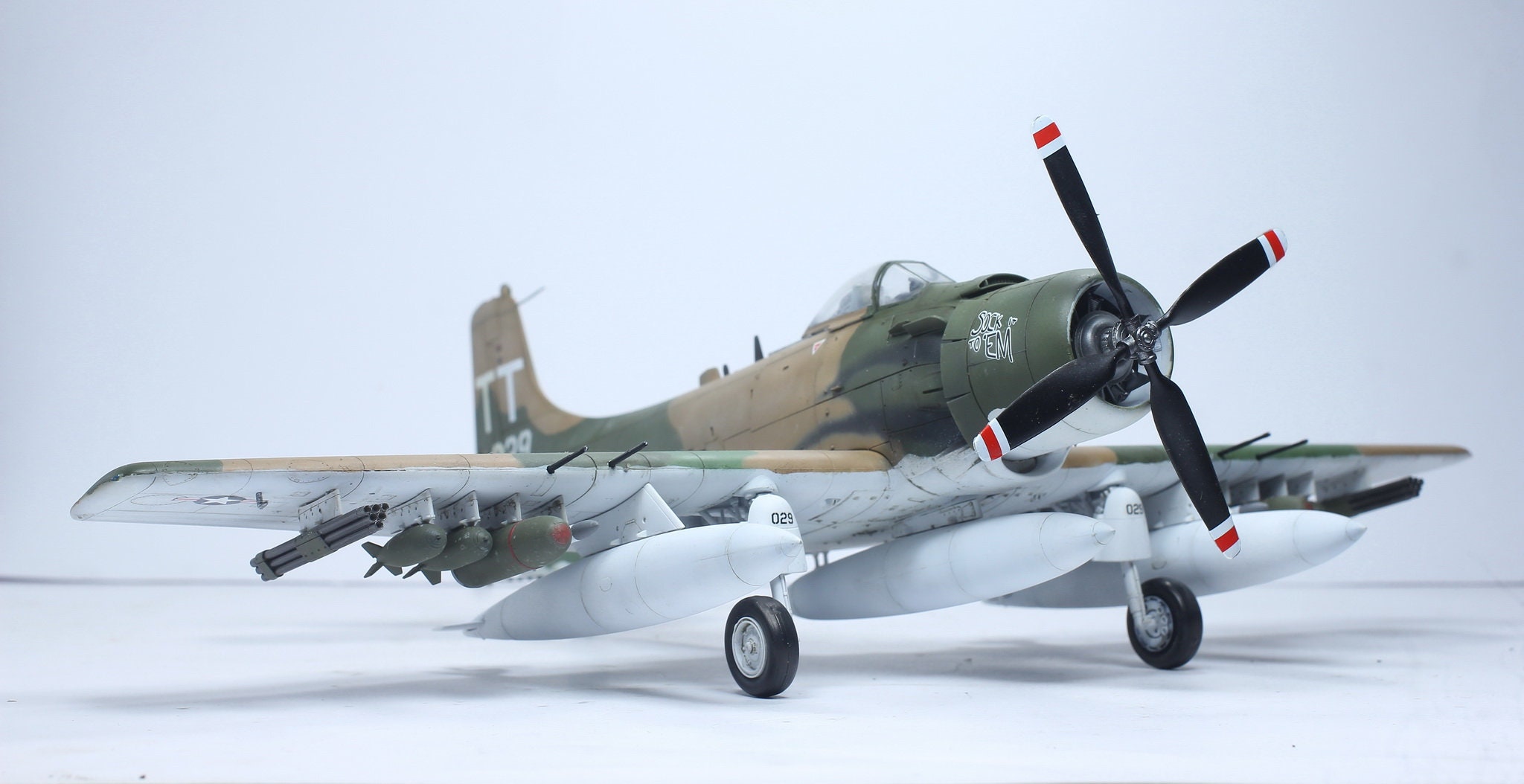 Probuilt Model USAF A-1J Skyraider Vietnam War 1:48 (built and Painted ...