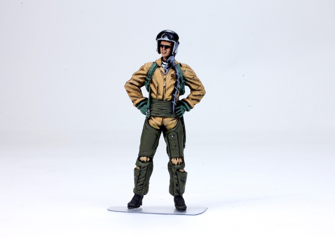 Painted Figure Modern USAF Fighter Pilot in Desert Uniform for F14 F18 ...