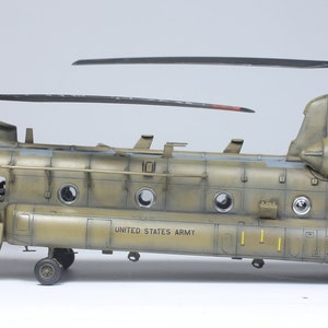 Special Force MH-47A SOA Chinook Modern Warfare 1:72 Built Model (built ...