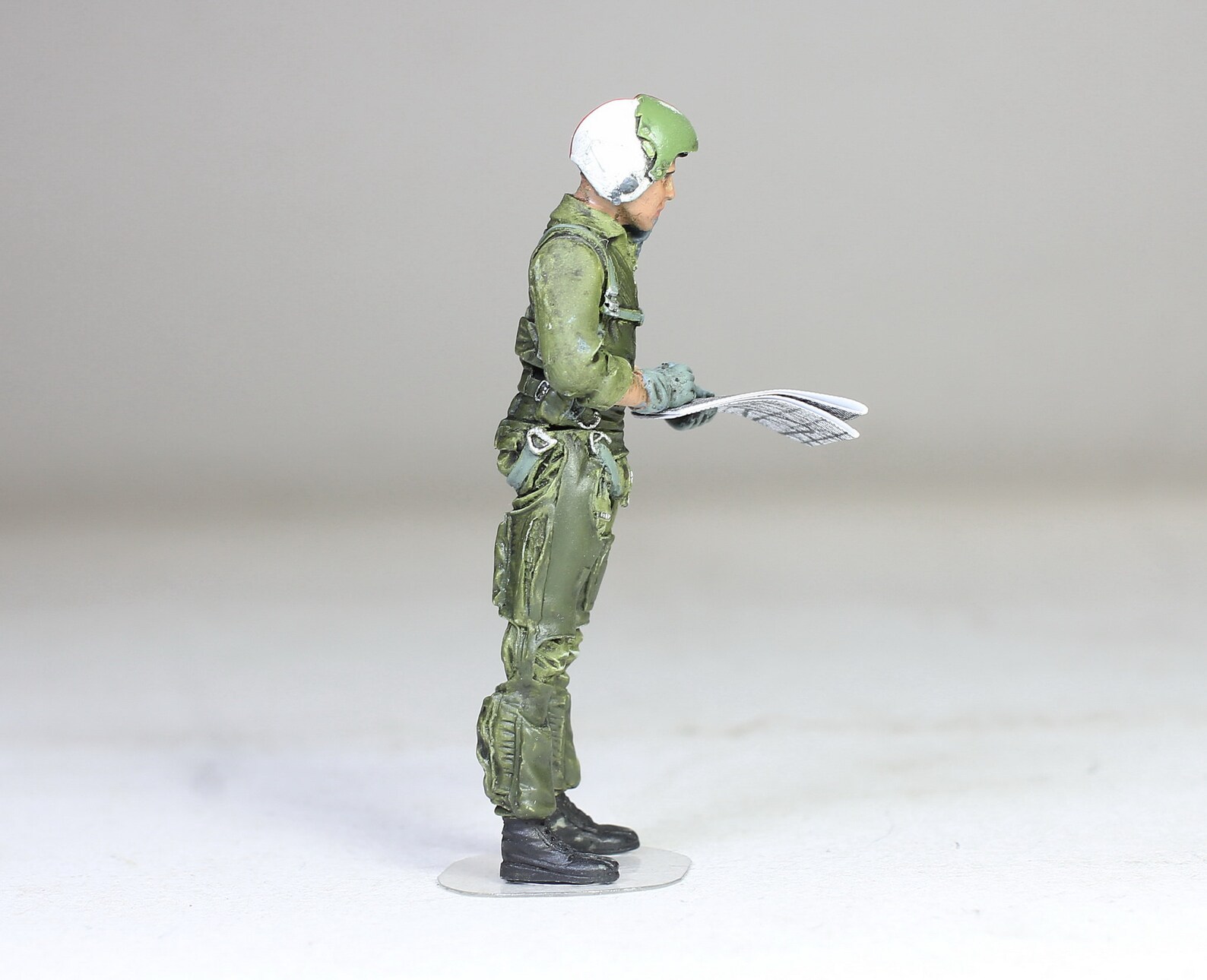 Painted Figure Modern USAF Fighter Pilot for F14 F18 A10 F22 F35 F16 1: ...