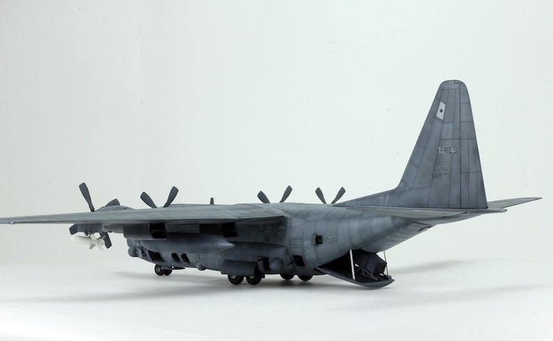 AC-130H Spectre Model: 1/72 Scale, Probuilt USAF Aircraft - Etsy