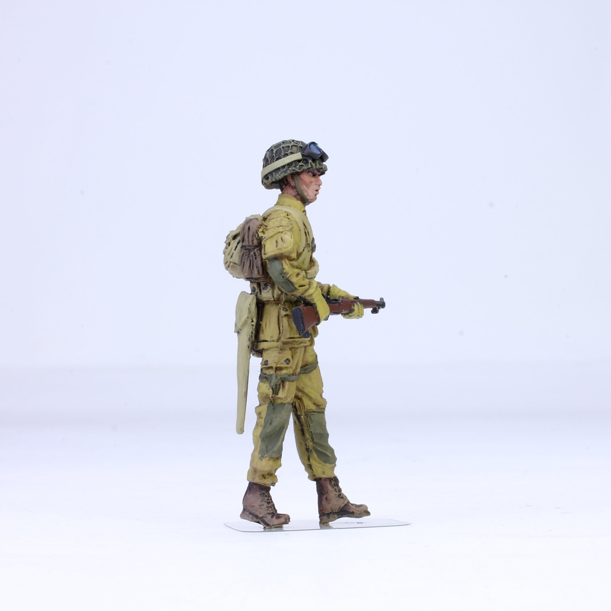 Painted Figure US Paratrooper 101nd Airborne Division 1:35 Scale built ...