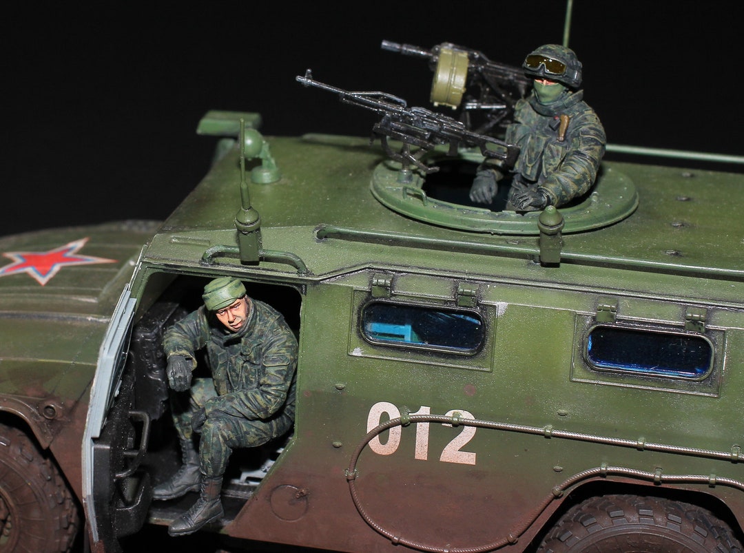 Painted Figure Russian Armored Vehicle Crews 02 Figures Modern War 1:35 ...