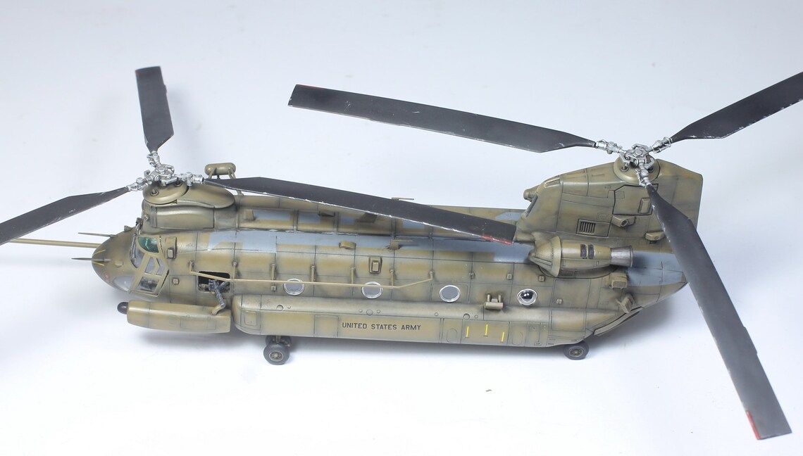 Special Force MH-47A SOA Chinook Modern Warfare 1:72 Built Model (built ...