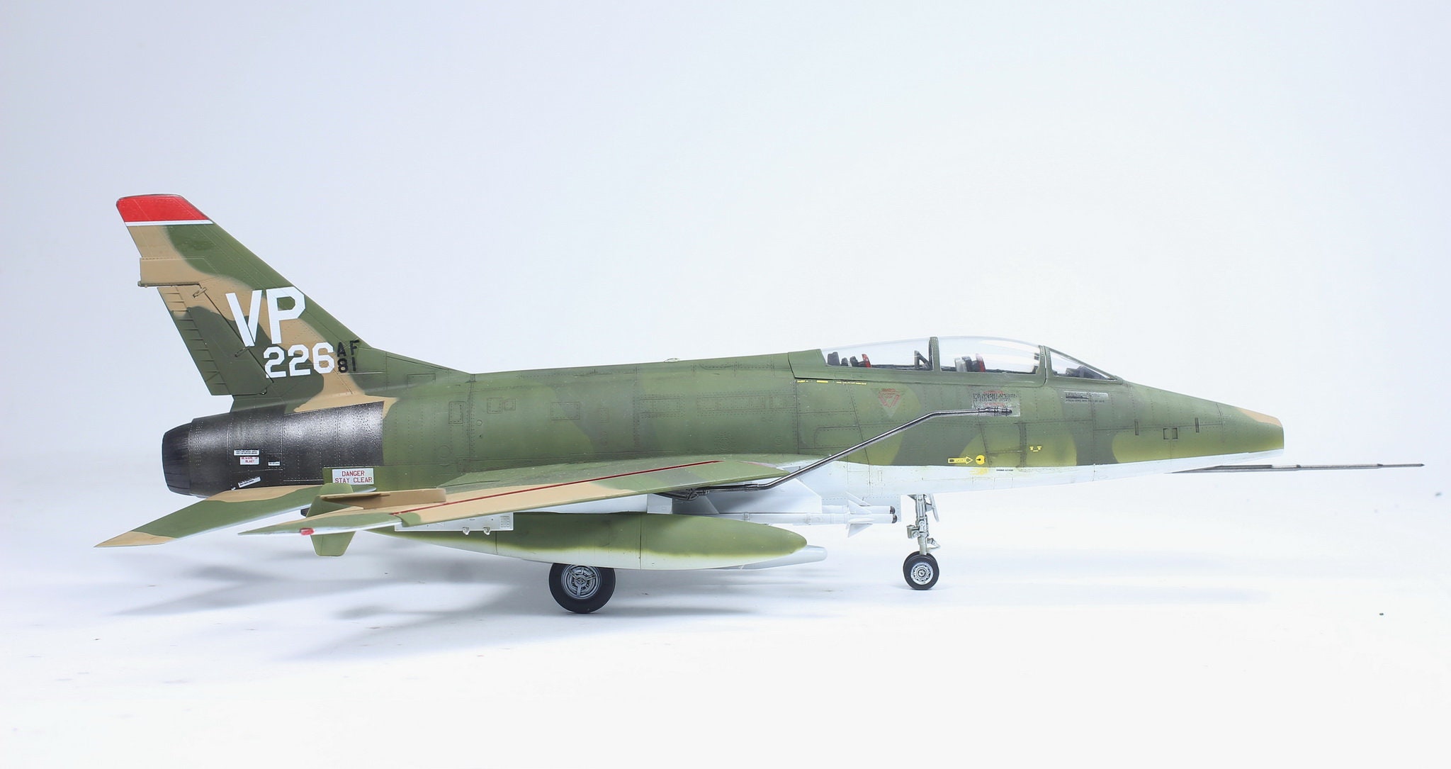 Probuilt Model USAF F-100F (02 Seats) Super Sabre Vietnam War 1:48 ...