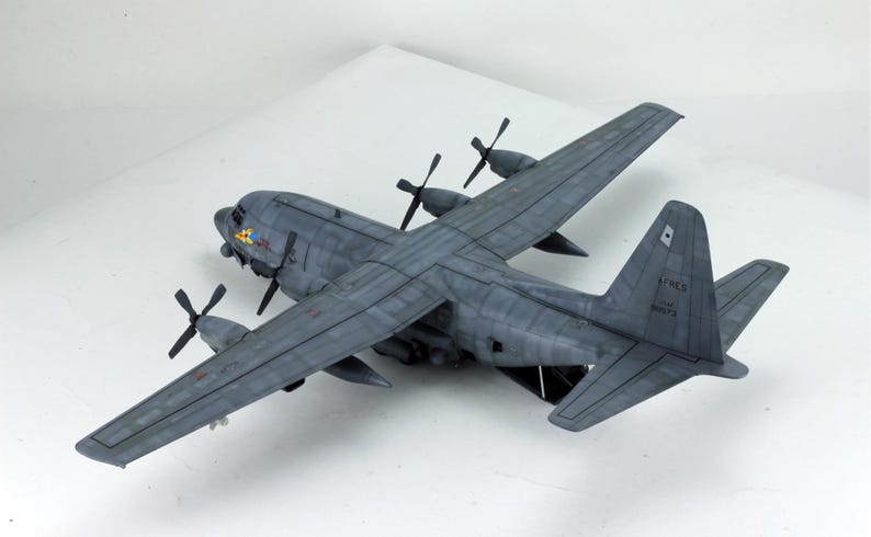 AC-130H Spectre Model: 1/72 Scale, Probuilt USAF Aircraft - Etsy