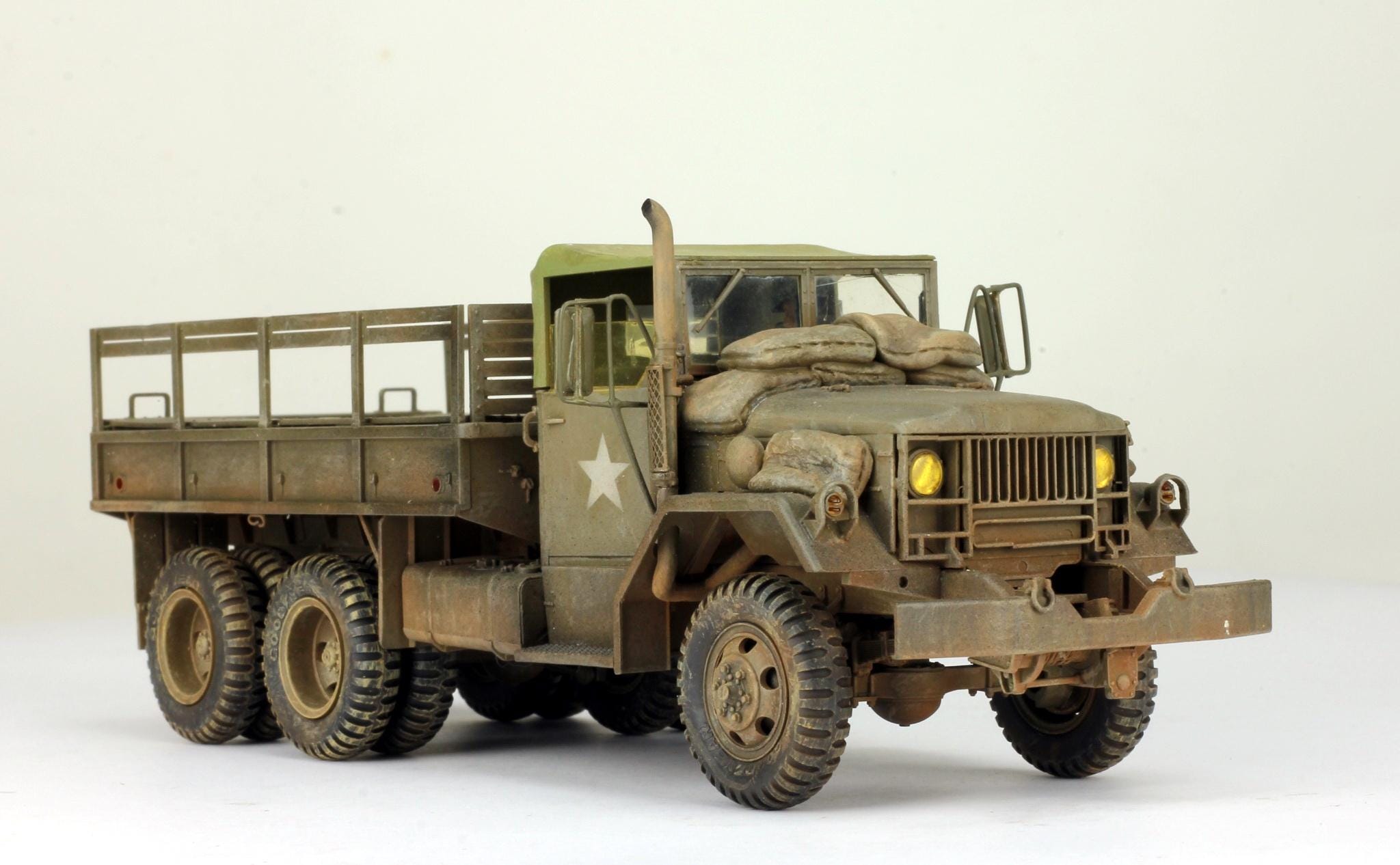 Probuilt 1:35 US Army M35A2 Cargo Truck Model /w Driver , Vietnam War ...