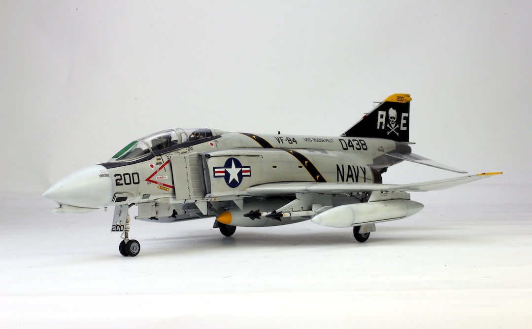 Pre-order US Navy F-4J Phantom VF-84 Jolly Rogers Vietnam War Vietnam ...