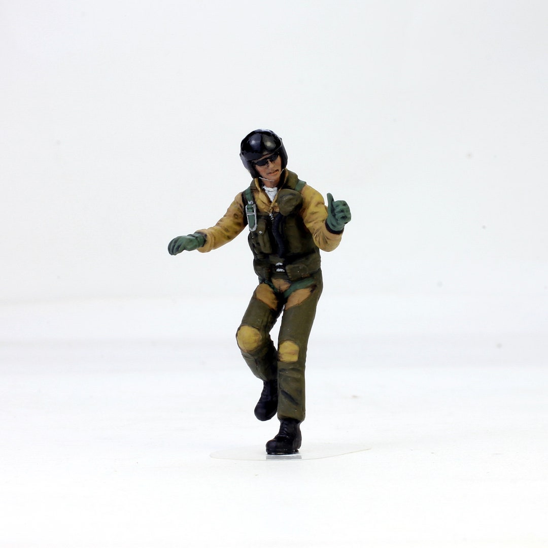 Handmade Painted US Navy Pilot Figure: 1/32 Scale Resin Model - Etsy