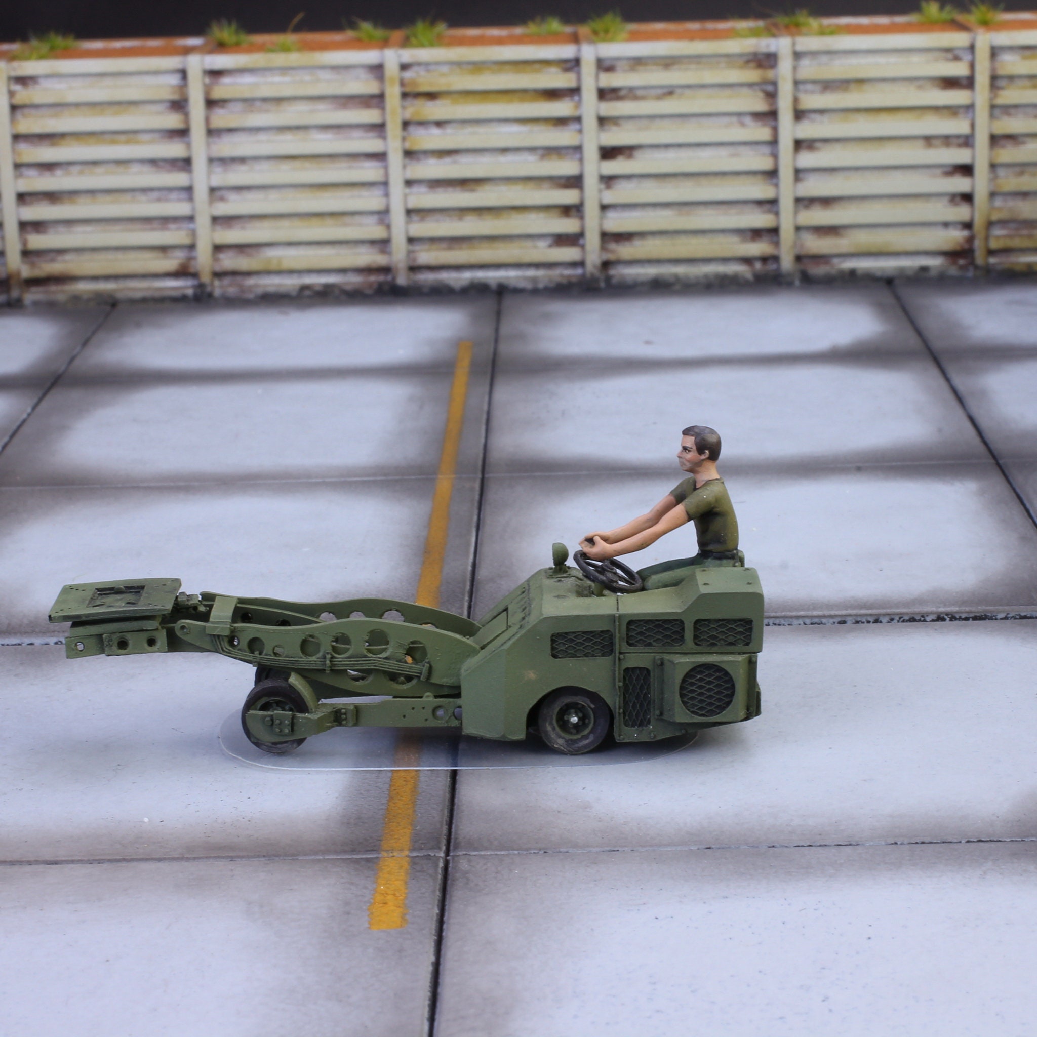 Pro Built USAF Bomb Lift Truck MJ-1 /w Crew in Airbase 1:48 built and ...