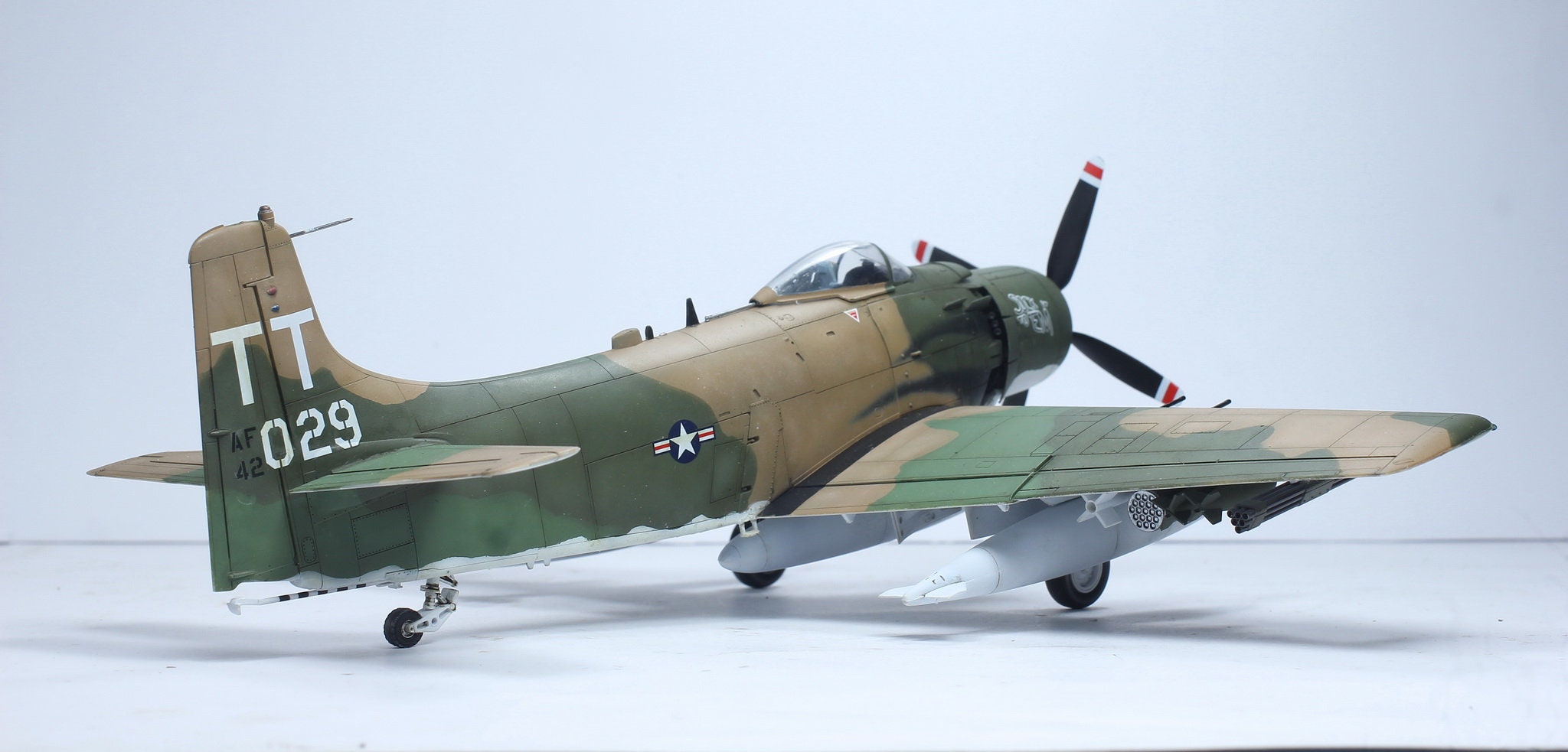 Probuilt Model USAF A-1J Skyraider Vietnam War 1:48 (built and Painted ...