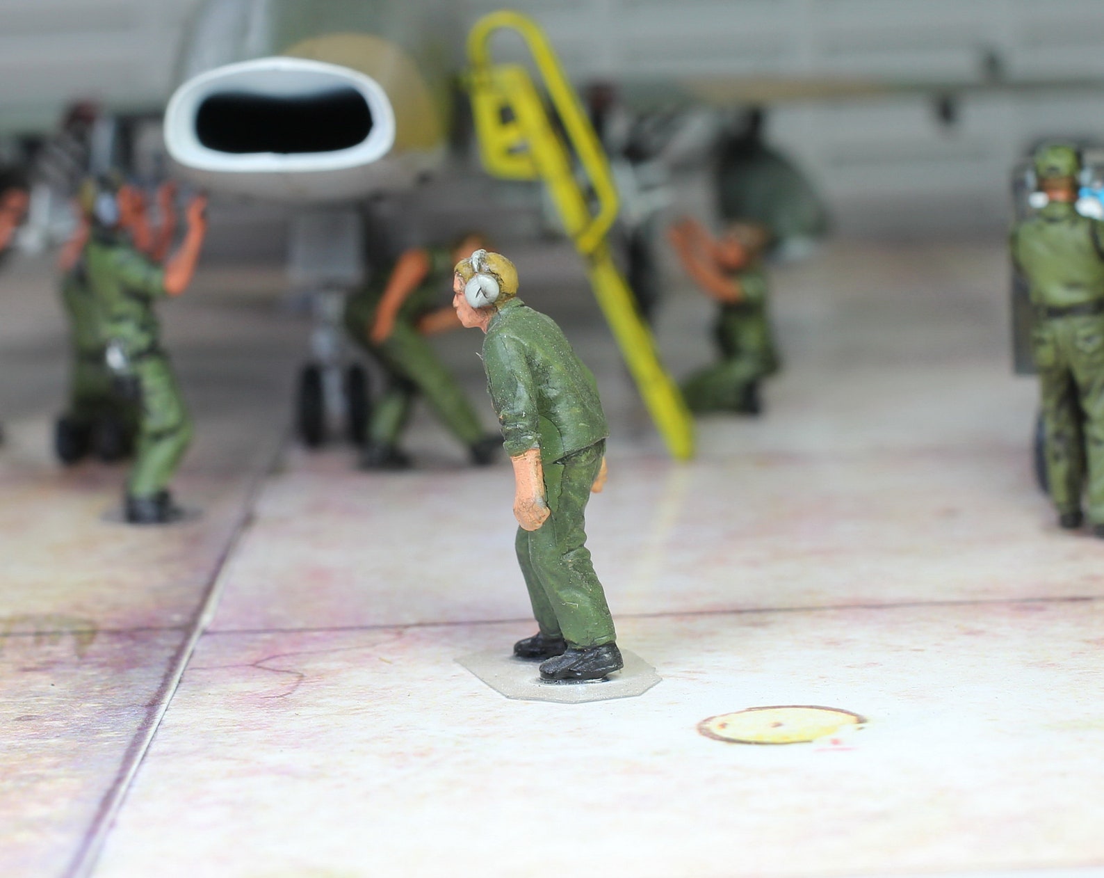 Painted Figure USAF Ground Crew 1:48 (built and Painted by Professional ...