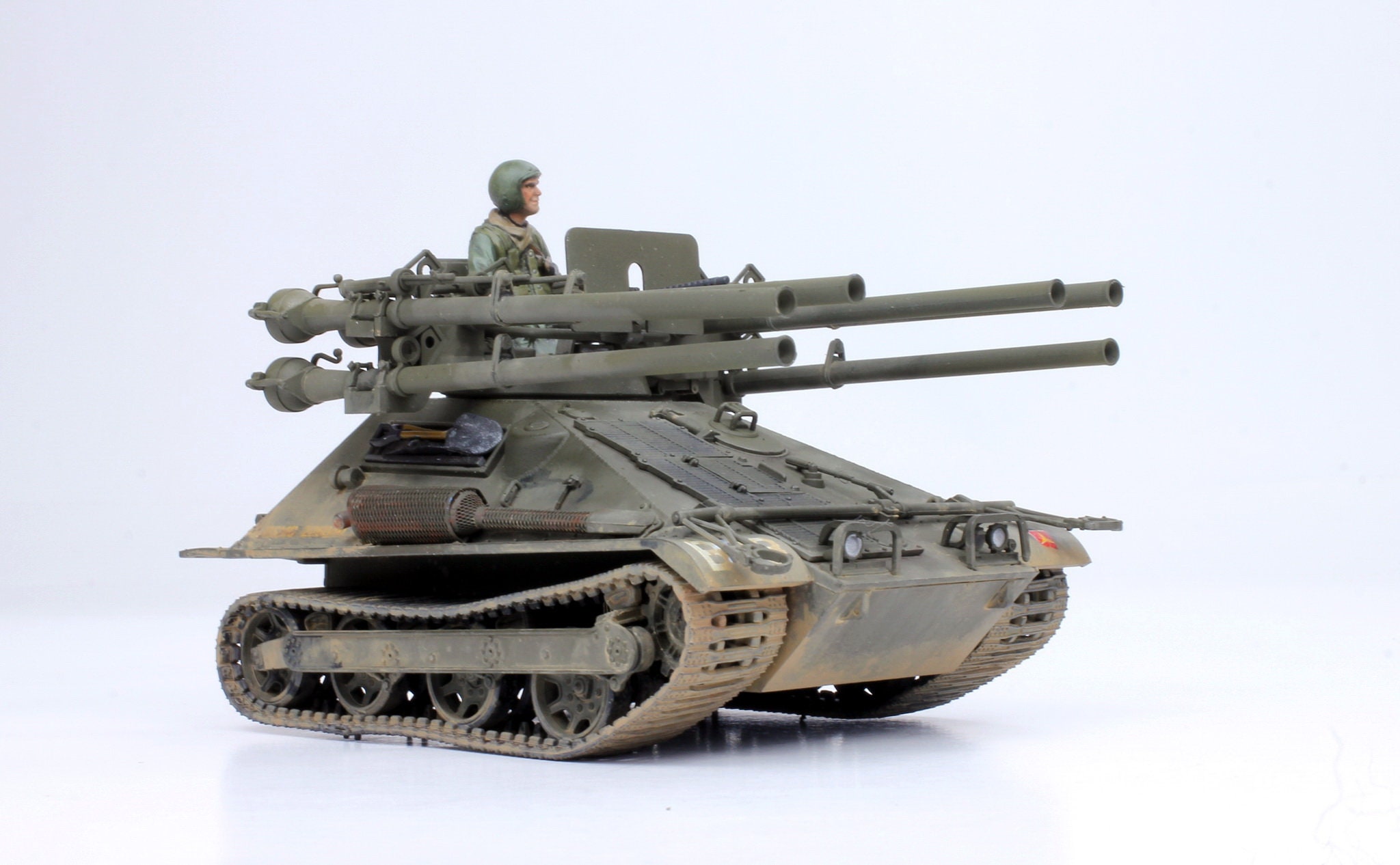 Pro Built USMC M-50A1 Ontos /w 02 Crews Vietnam War 1:35 built and ...