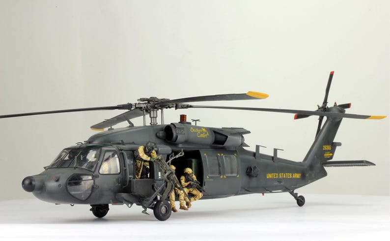 Handmade 1:35 MH-60L Black Hawk Model With Crew - Etsy