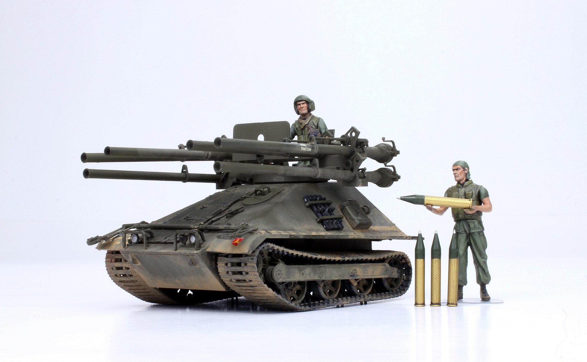 Pro Built USMC M-50A1 Ontos /w 02 Crews Vietnam War 1:35 built and ...