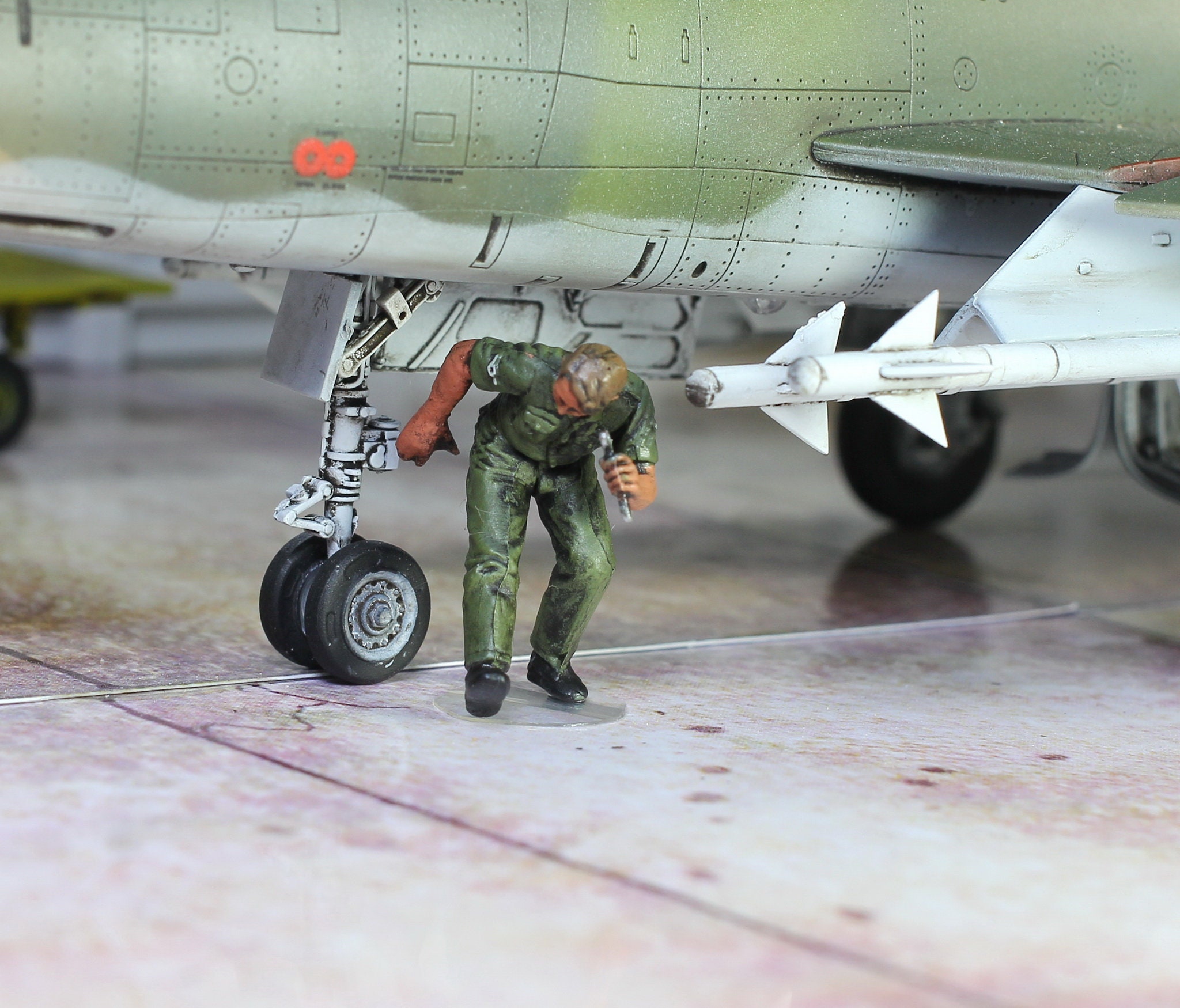 Painted Figure USAF Ground Crew 1:48 (built and Painted by Professional ...