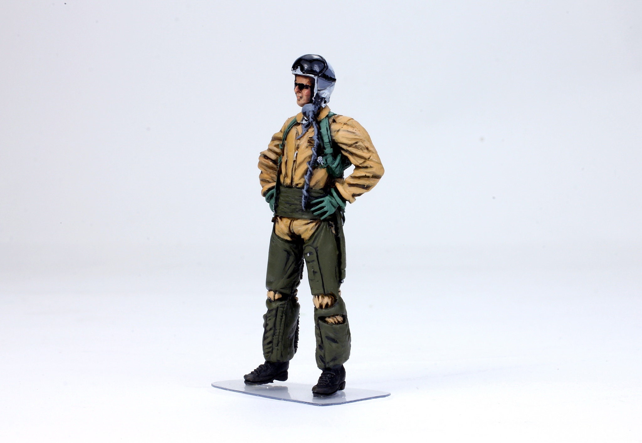 Painted Figure Modern USAF Fighter Pilot in Desert Uniform for F14 F18 ...