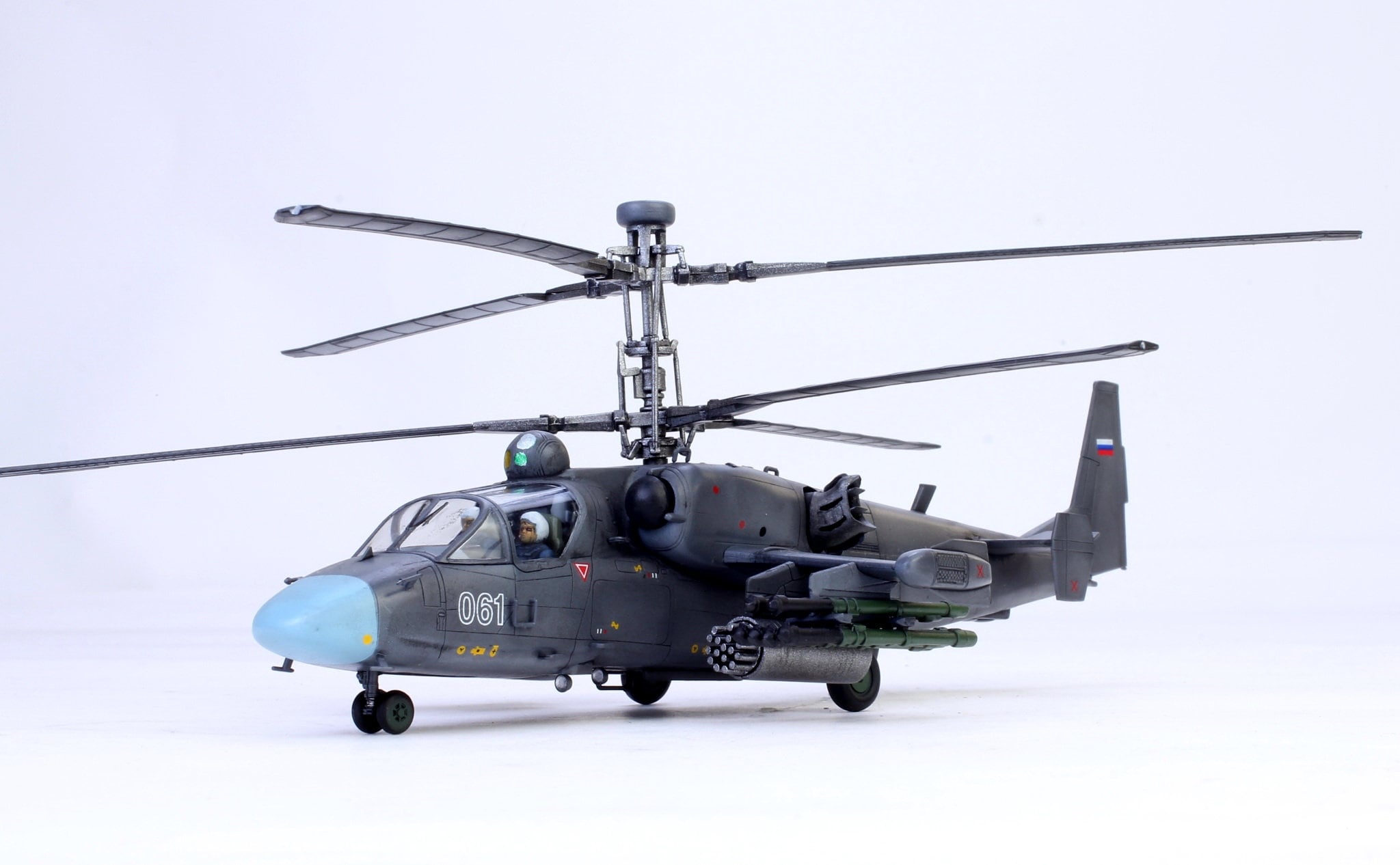 Kamov Alligator Ka-52 Russian Attack Gunship Helicopter 1:72 Pro Built ...