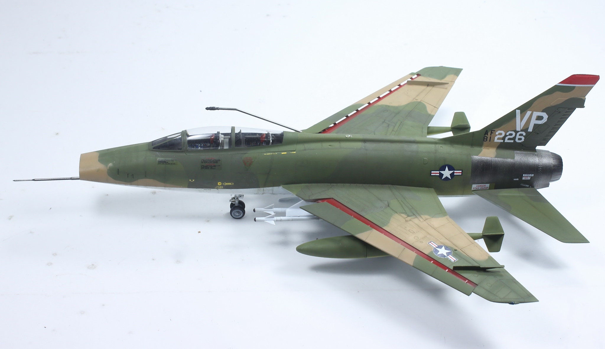 Probuilt Model USAF F-100F (02 Seats) Super Sabre Vietnam War 1:48 ...