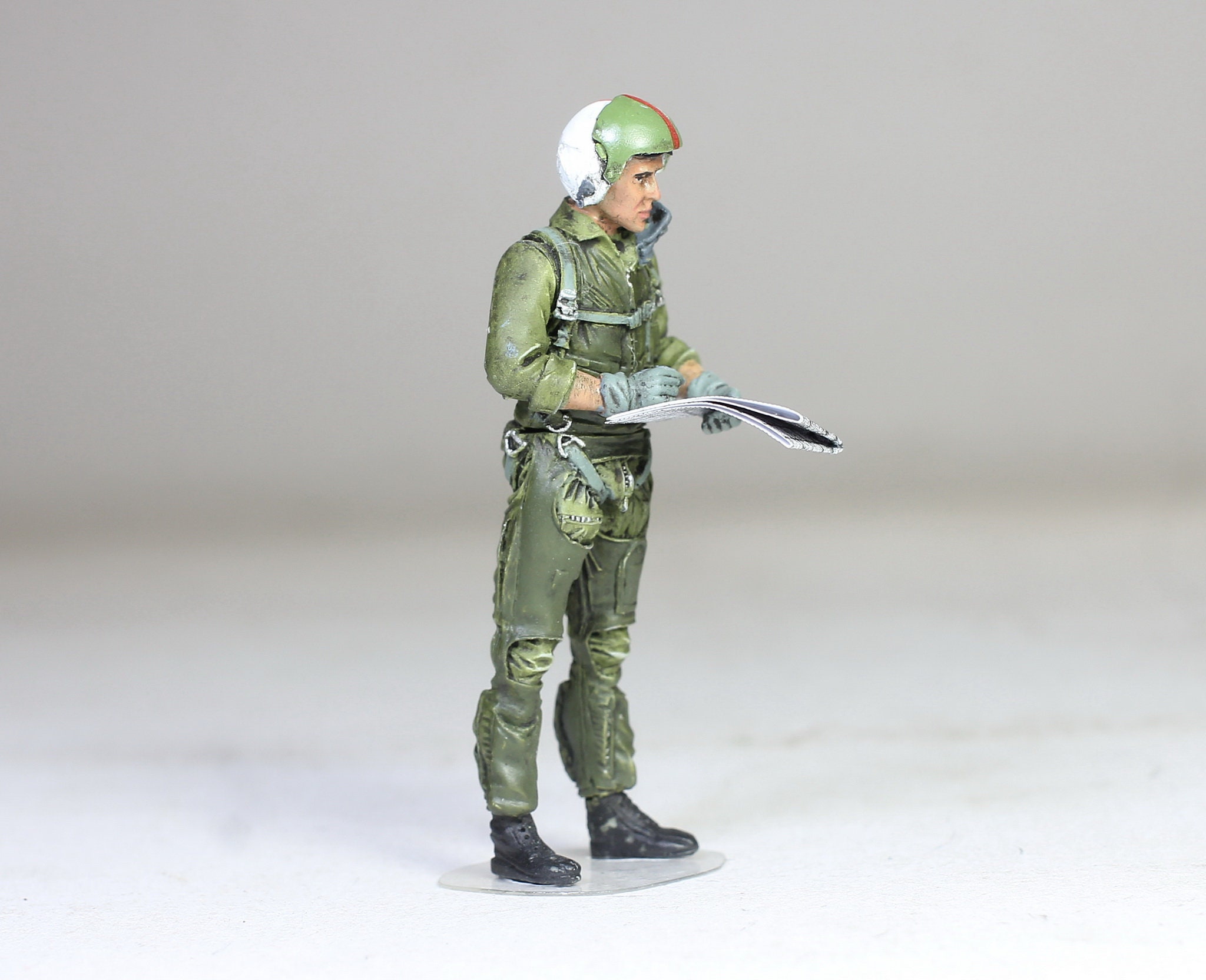 Painted Figure Modern USAF Fighter Pilot for F14 F18 A10 F22 F35 F16 1: ...