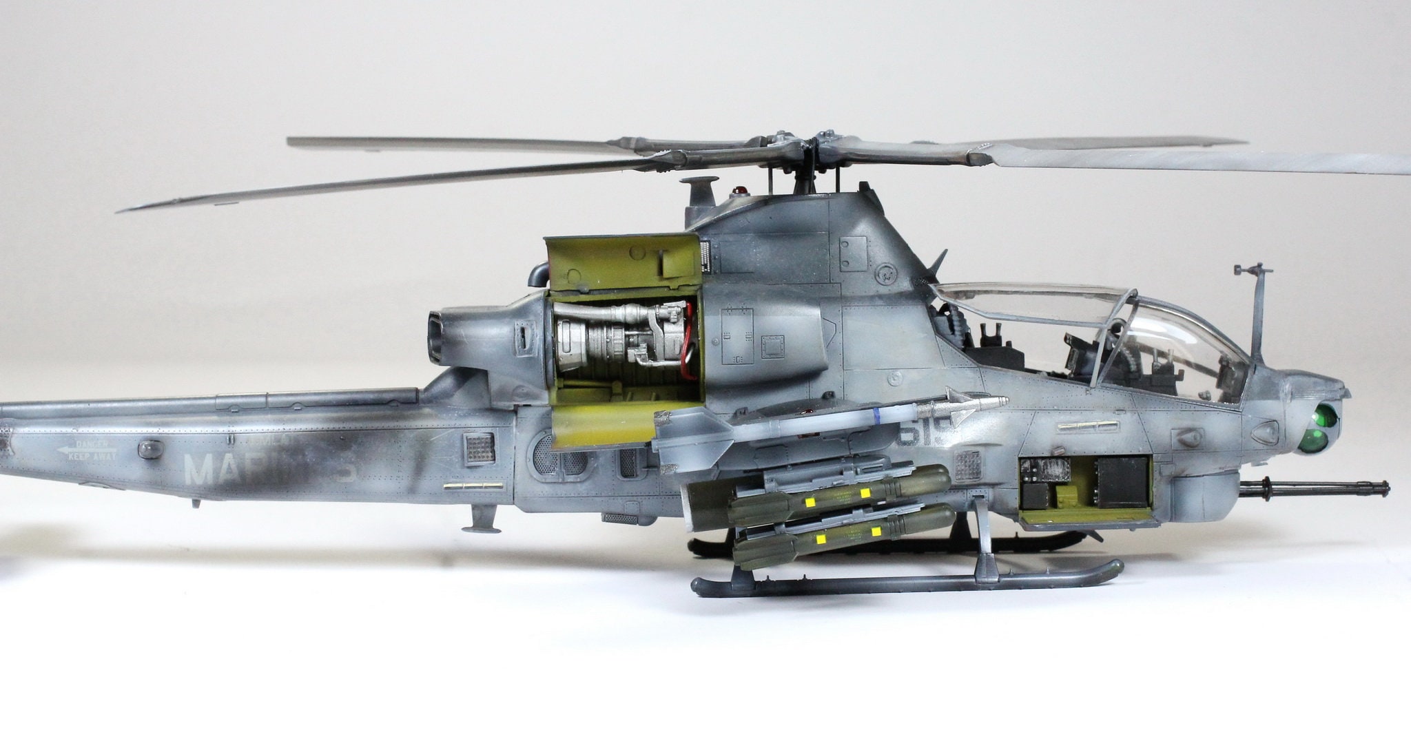Pre-order Pro Built Model USMC AH-1Z Viper 1:48 built and Painted by ...