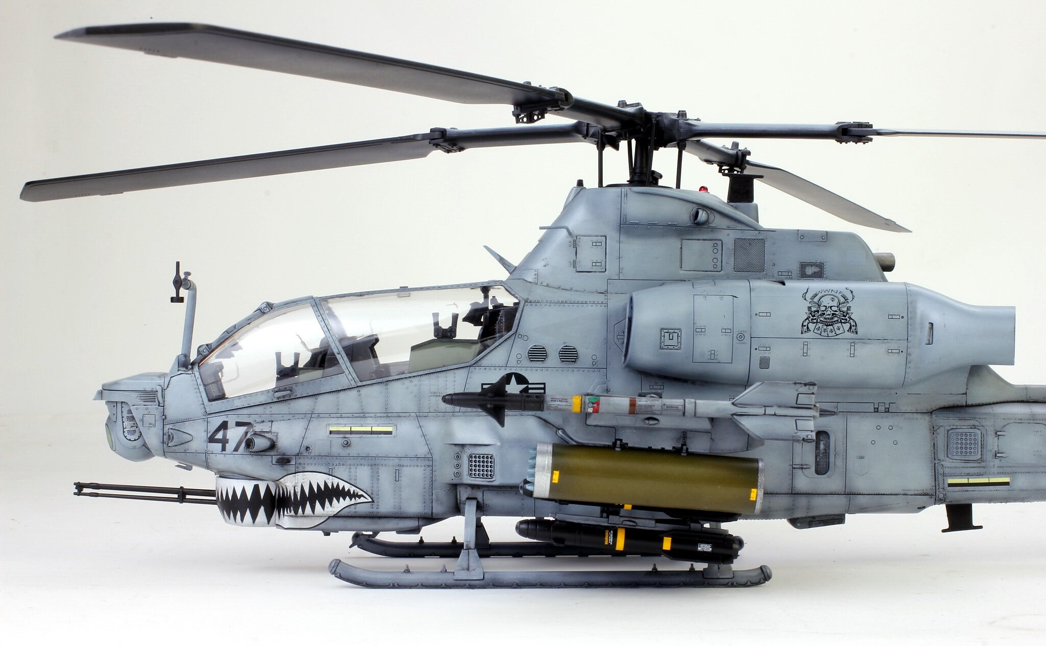 Pre-order Probuilt Model USMC AH-1Z 1:35 built and Painted by ...