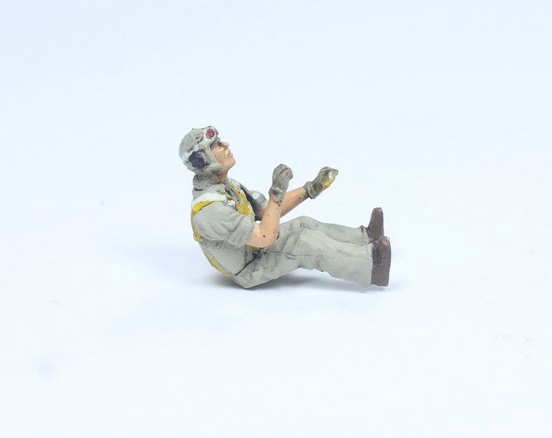 Painted Figure US Navy Seated Pilot WWII 1:48 built and - Etsy