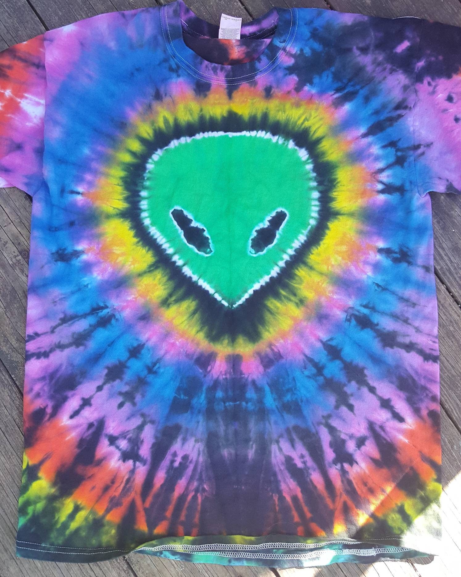 Handmade Alien Face Tie Dye T-shirt: Colorful Hippie Style - Etsy