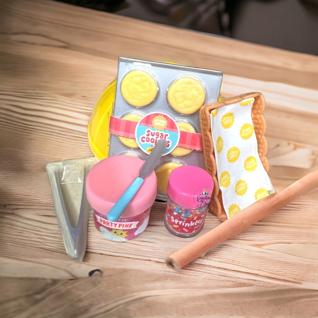 Mga's Miniverse Make It Mini Food Cafe Series 3 Mini Birthday Cookies ...