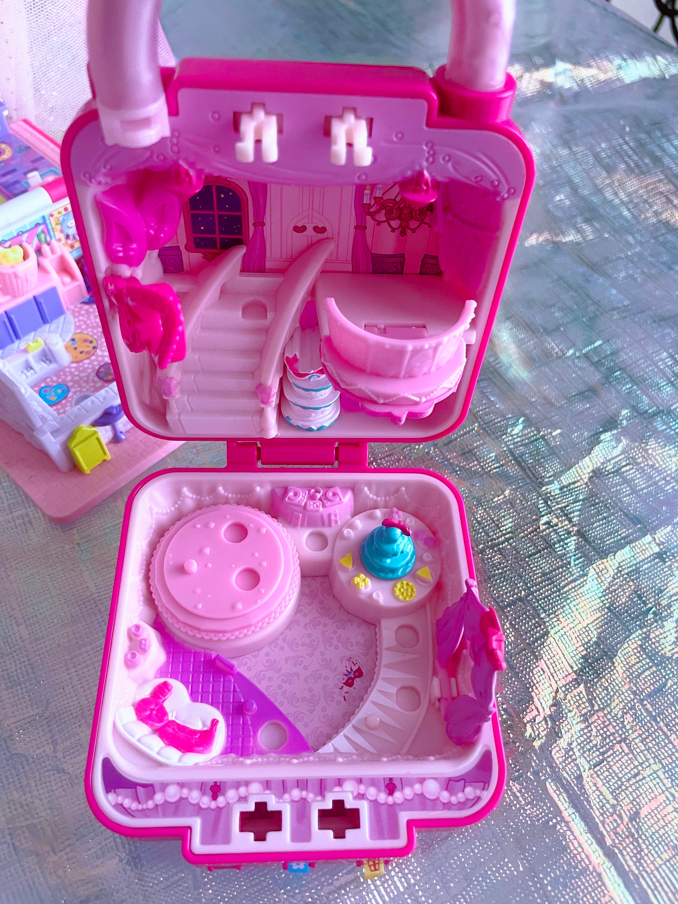 Shopkins Lil Secrets Polly Pocket Sized Compact Toys Cat Cafe Mall and ...