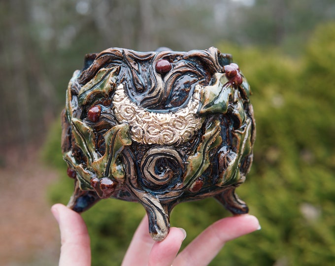 XL Winter Solstice, Entwine Series Cauldron Mug #11 in Vivid Blue ...