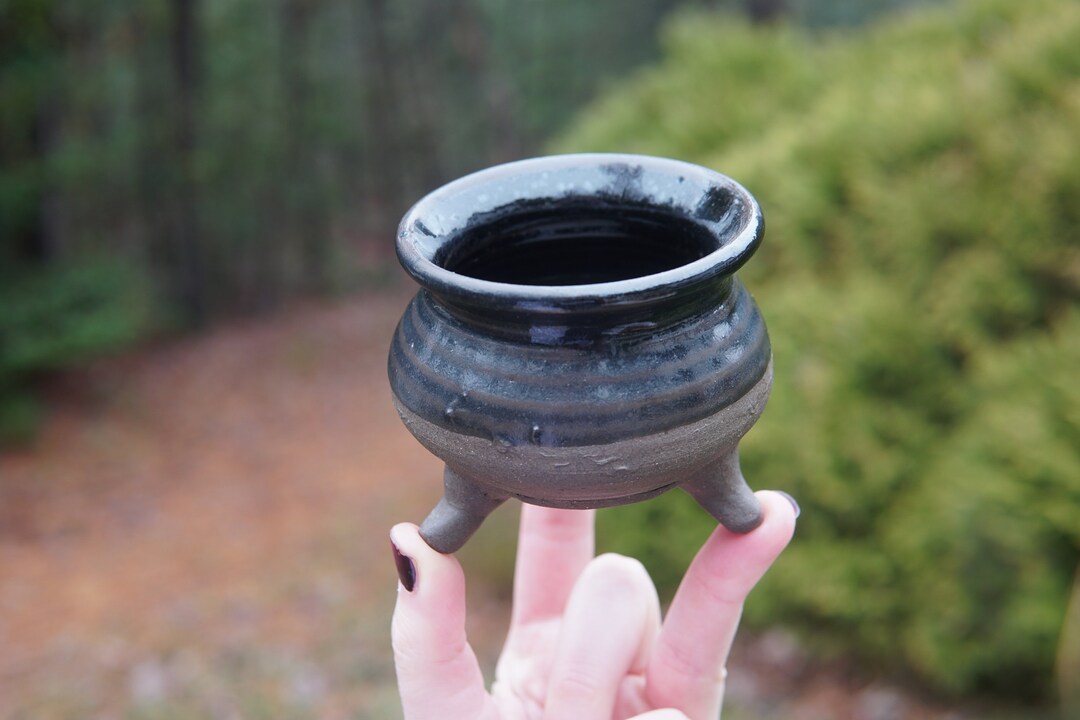 Mini Cauldron crystal Color Variety Miniature Bud Small - Etsy