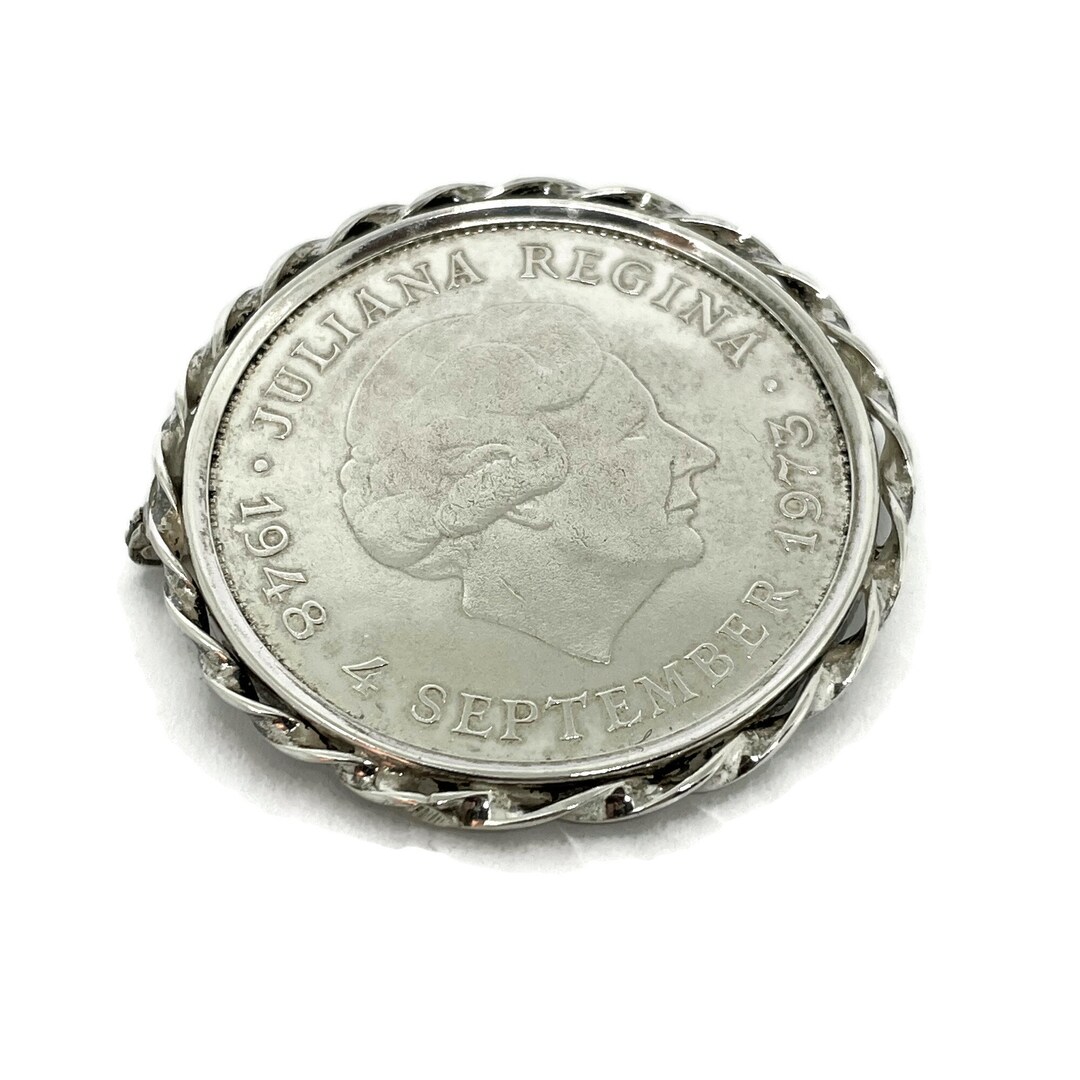 Brooch 1973 Coin 10 Guilders Juliana Regina 1948 September 4, 1973 ...