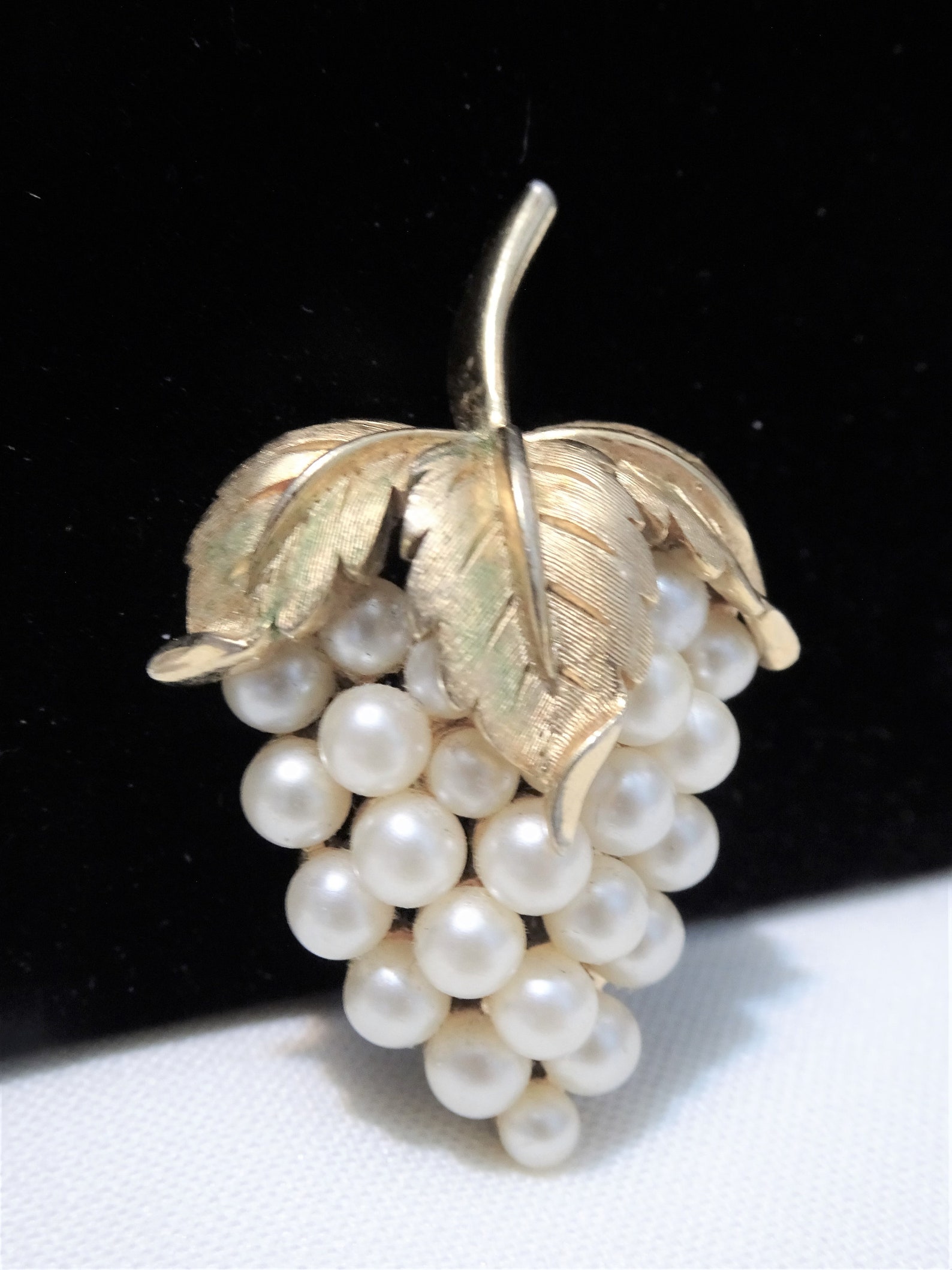 Signed Crown Trifari - Grape Cluster Brooch Pin - Faux Pearl Gold Tone ...