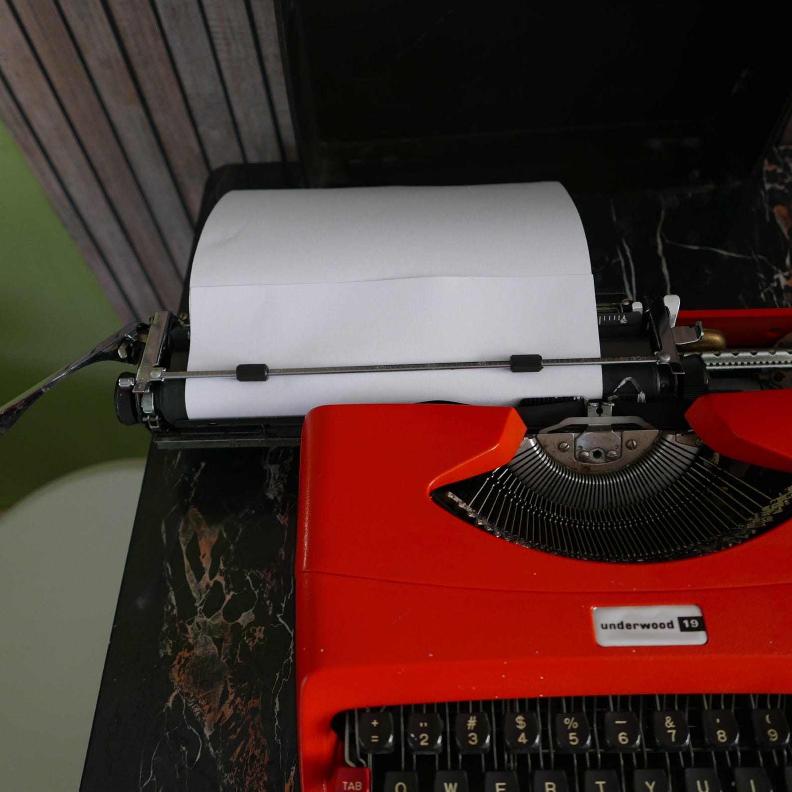 Underwood 19 USA Portable Mechanical Typewriter in Bright Orange ...