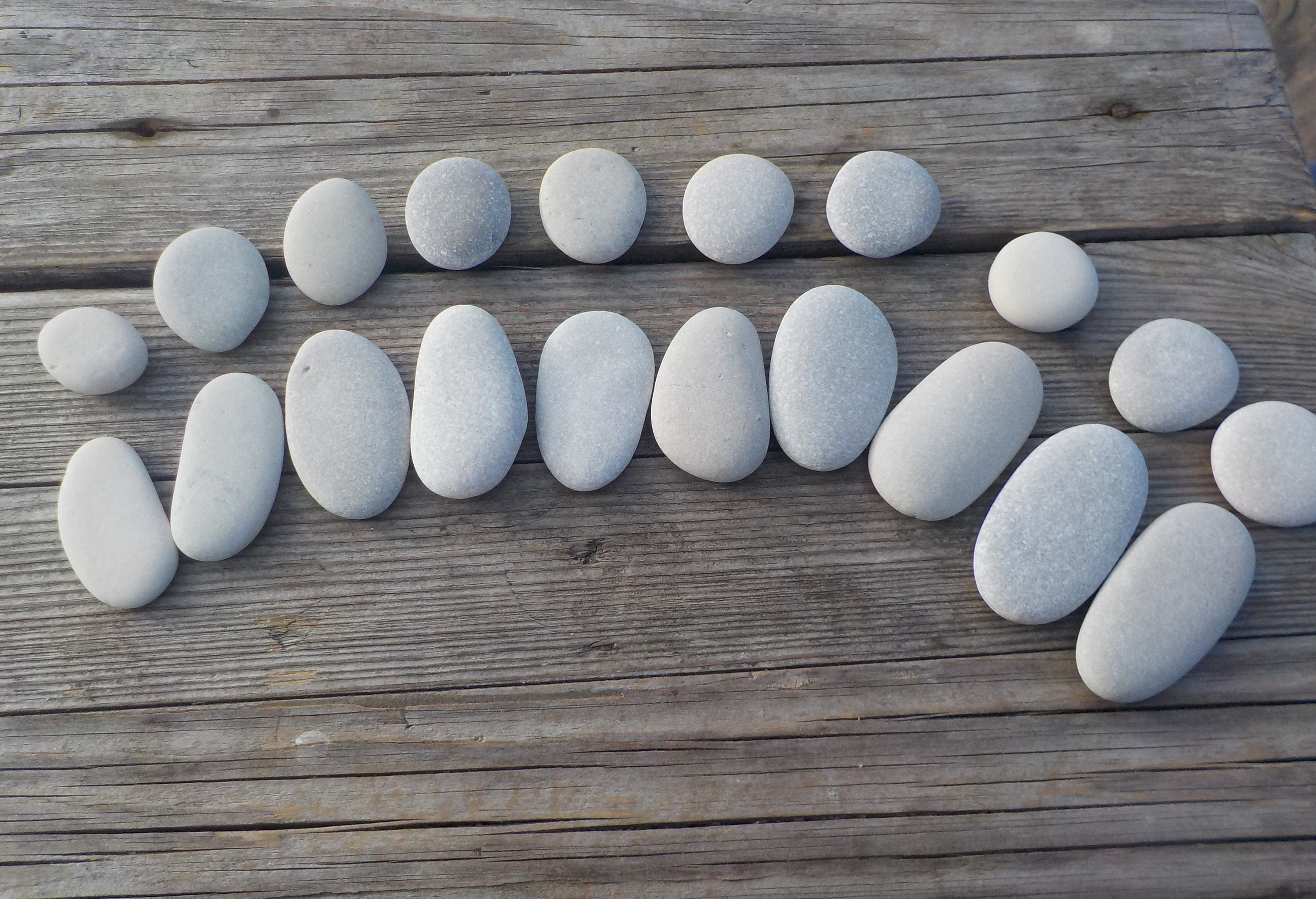 Set of 20 SMALL Flat Elongated and Round Pebbles for - Etsy